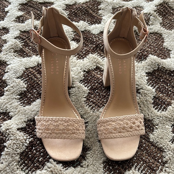 LC Lauren Conrad | Shoes | Lc Lauren Conrad Talc Womens Block Heel ...